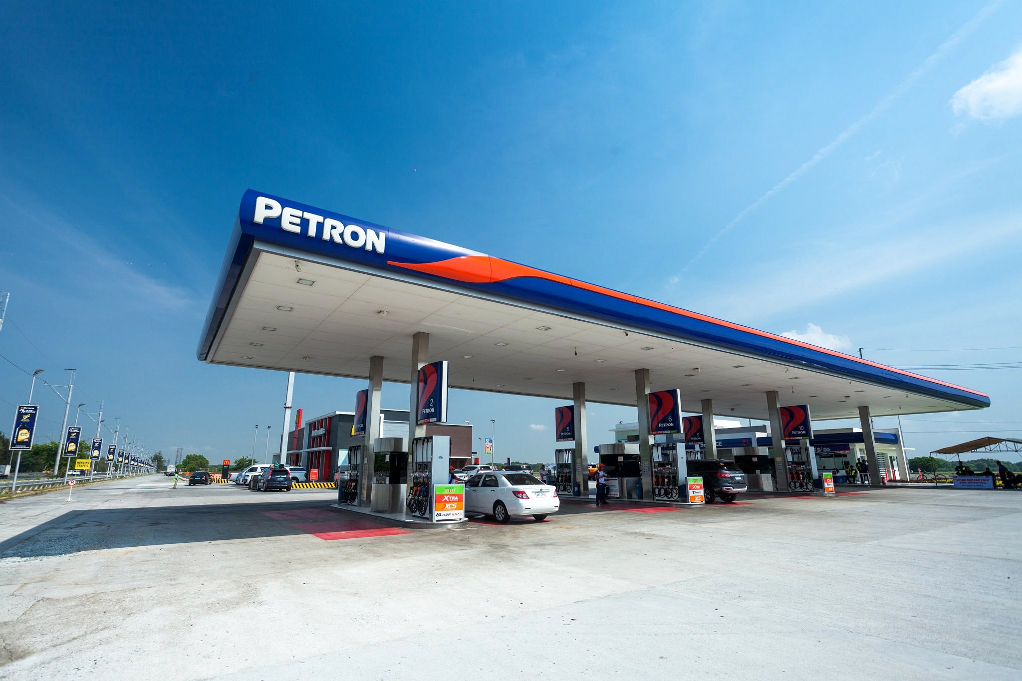 Petron utilizes 900 of its stations for Ingat Angat campaign - Petron